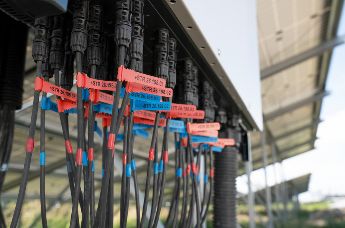 Cable tags, wire tags: continuous and ladder-style